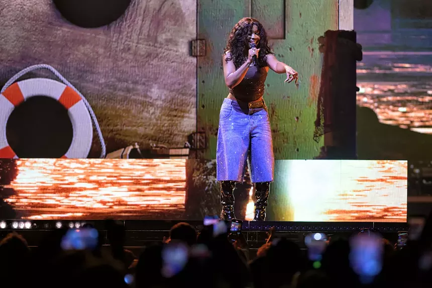 Photos: Highlights From SZA's Miami Concert at Kaseya Center | Miami ...