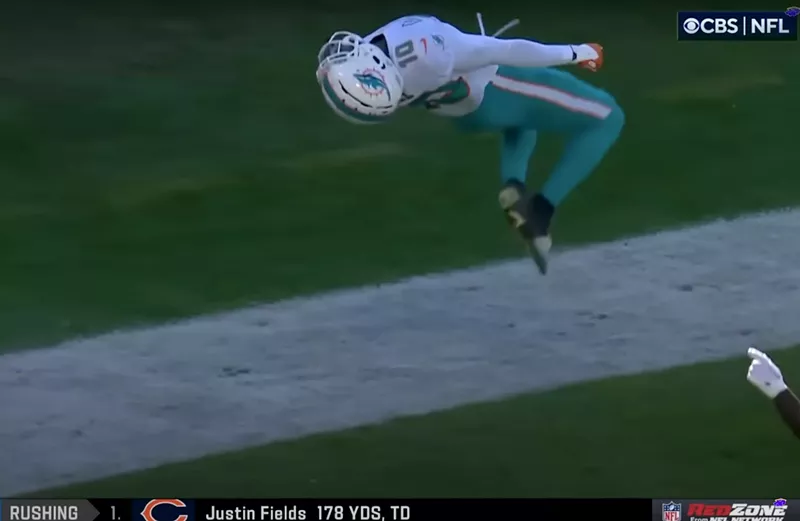Tyreek Hill Brings His Flippin' Touchdown Celebration to Miami | Miami ...